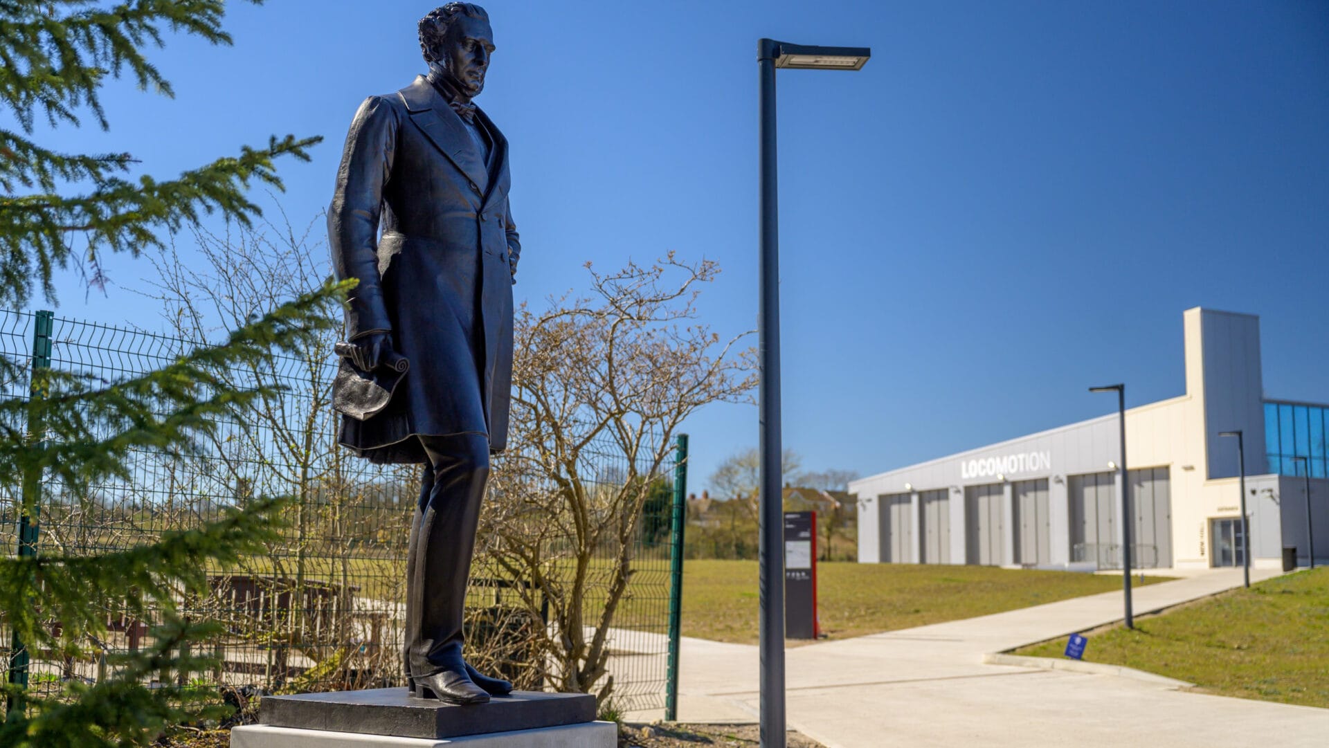 Robert Stephenson statue goes on display at the Locomotion Museum ...